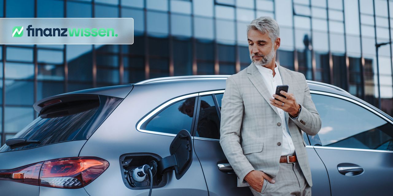 E-Auto-Versicherung: Kosten, Beantragung und Leistungen (2025)